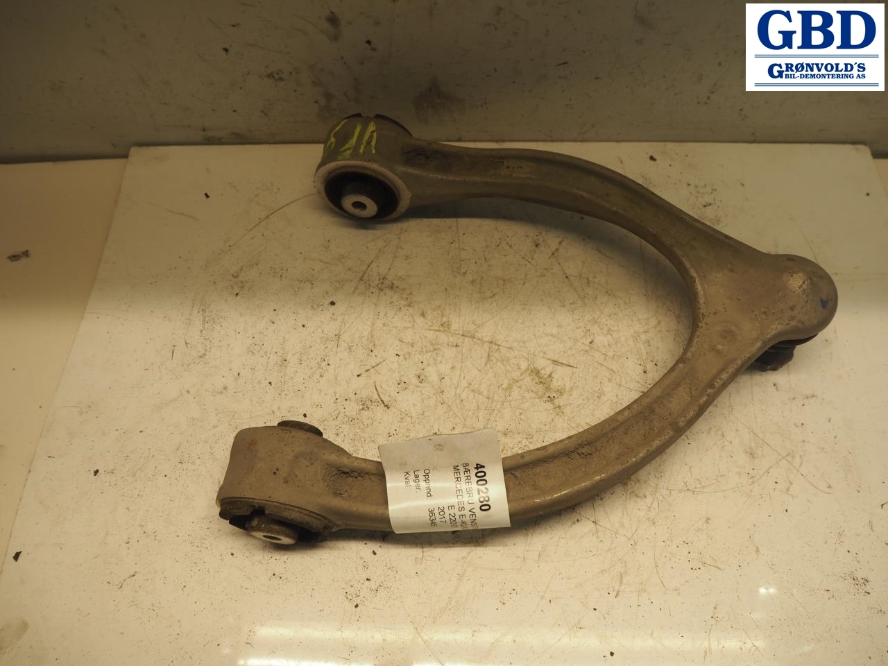 Bærebru venstre foran øvre til Mercedes E-Klasse, 2016->> (W213)(W213) (A 205 330 55 01 ...