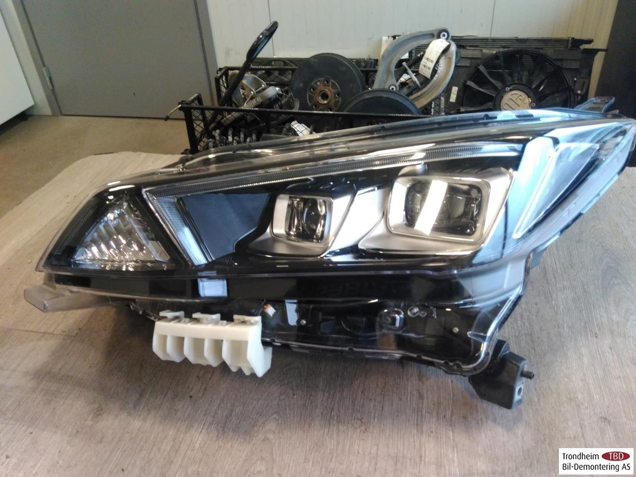 Frontlykt venstre full-LED til Nissan Leaf, 2018->> (Type II) (26060 ... Frontlykt venstre full-LED til Nissan Leaf, 2018->> (Type II) (26060 ...